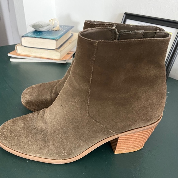 Susina | Shoes | Olive Suede Boots | Poshmark